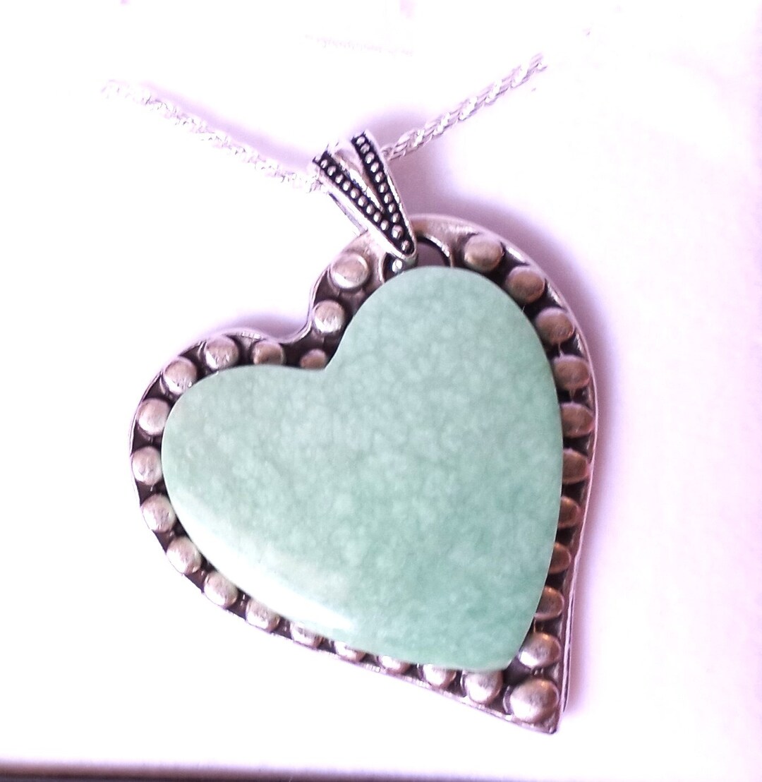 20" Vericite Heart Cabochon Necklace on Silver Plates Heart and Chain ...