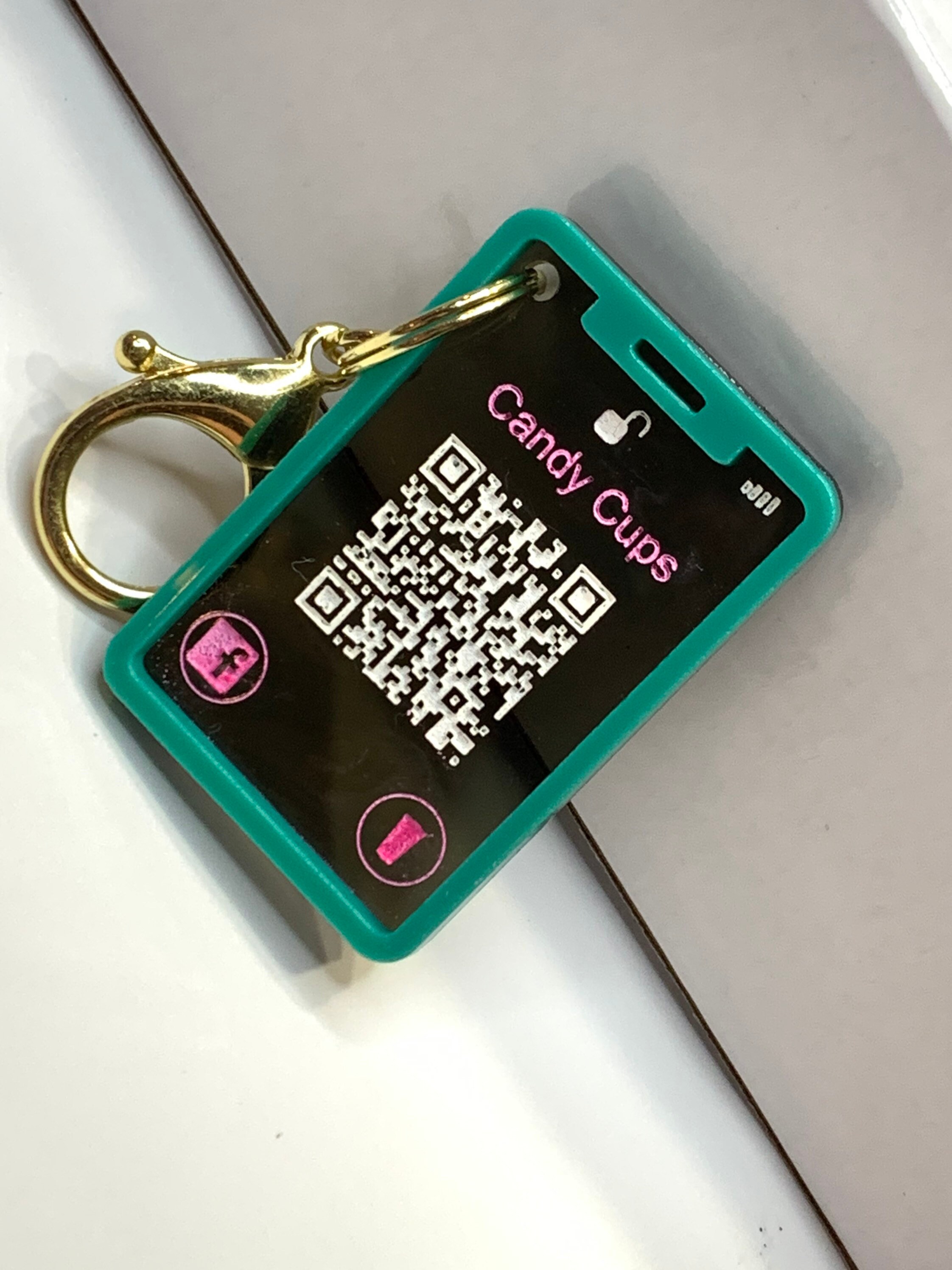 Social Media Keychains, QR Code Keychain, iPhone Keychain, Custom ...
