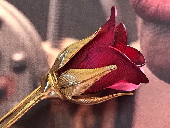 GIOVANNI Red & Gold Metal Rose Brooch, Floral Pin, Vi… - Gem