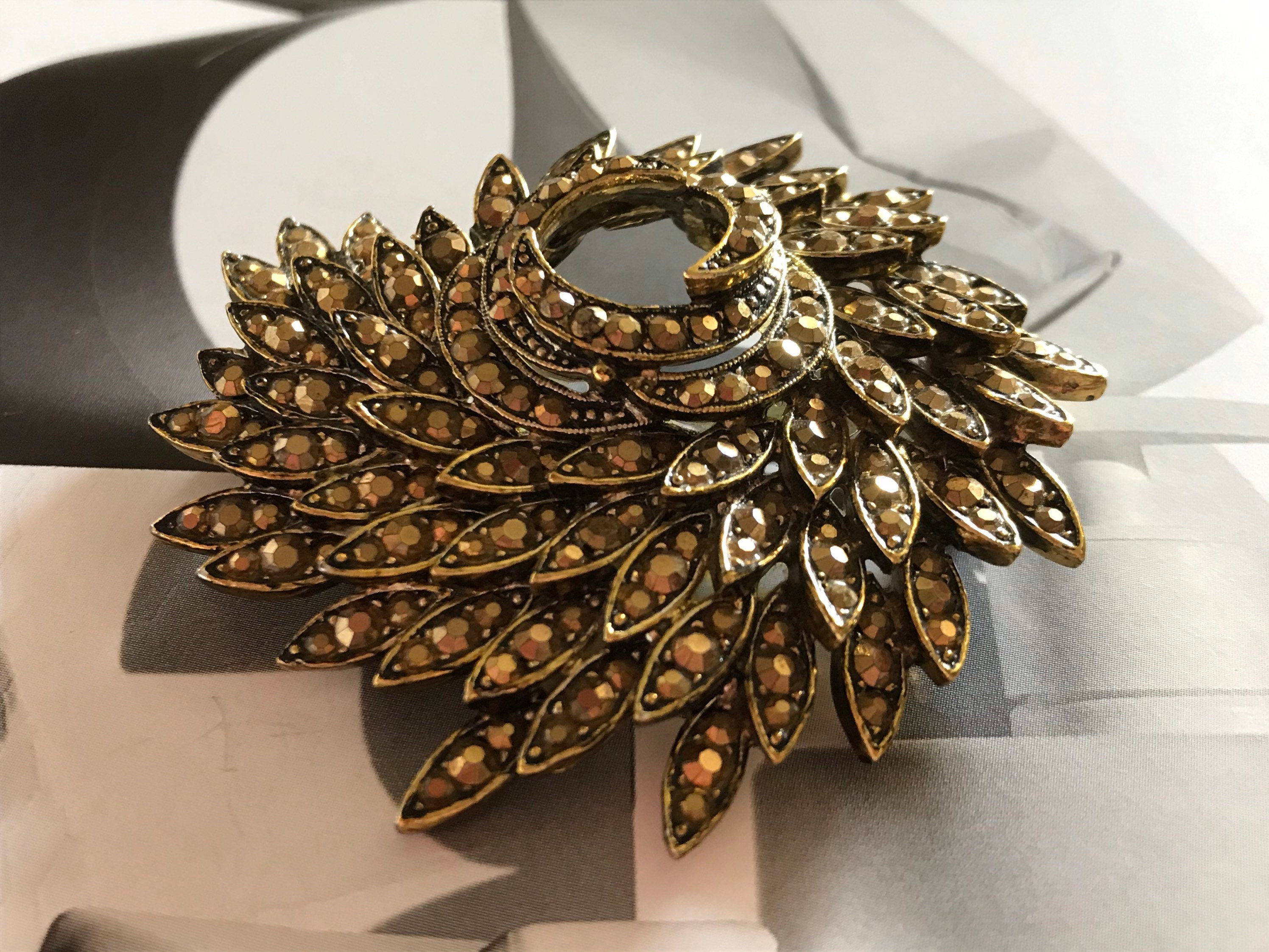 HOLLYCRAFT Swirl Brooch & Dangle Clip on Earrings Demi Parure - Etsy UK