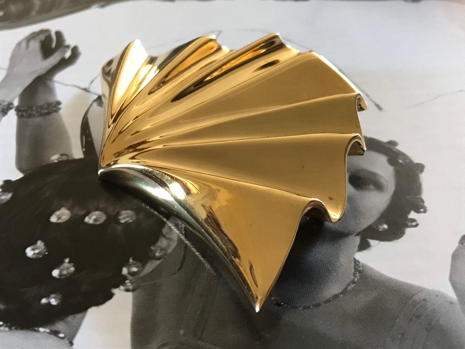 MONET Large Gold Metal Fan Brooch Figural Pin 1980s Vintage - Etsy