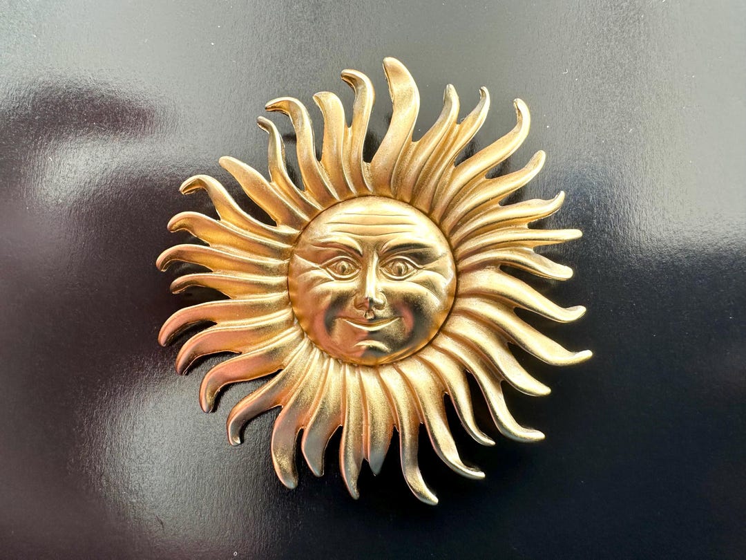 MONET Large Smiling Sun Brooch, Suns Face, Matt Gold Tone Metal ...