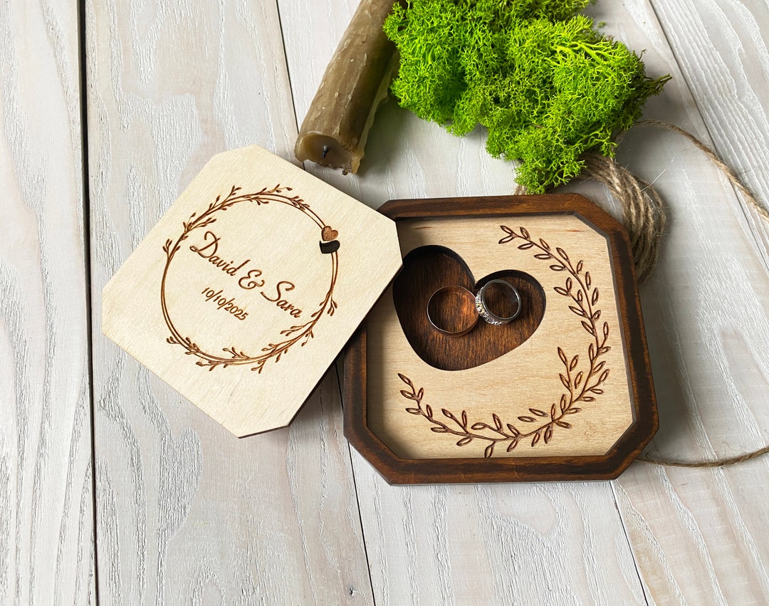 Personalized Wooden Wedding Ring Holder: Rustic Wreath Theme - Etsy