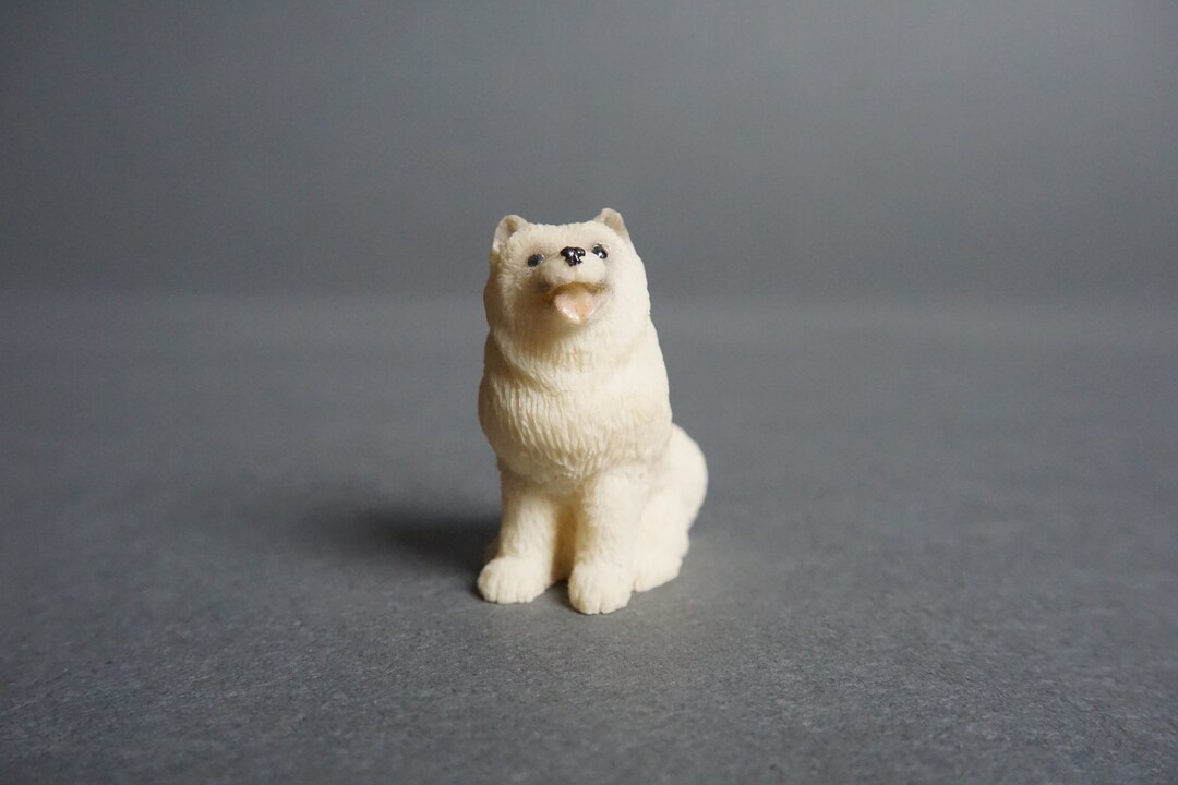 Miniature Resin White Dog Figurine, Cute White Eskimo Dog Figurine ...