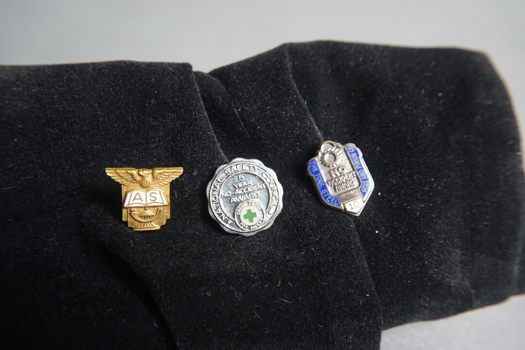 Enamel Lapel Pins, Gold AS School Award Pin, NSC 5 Year No-accident ...
