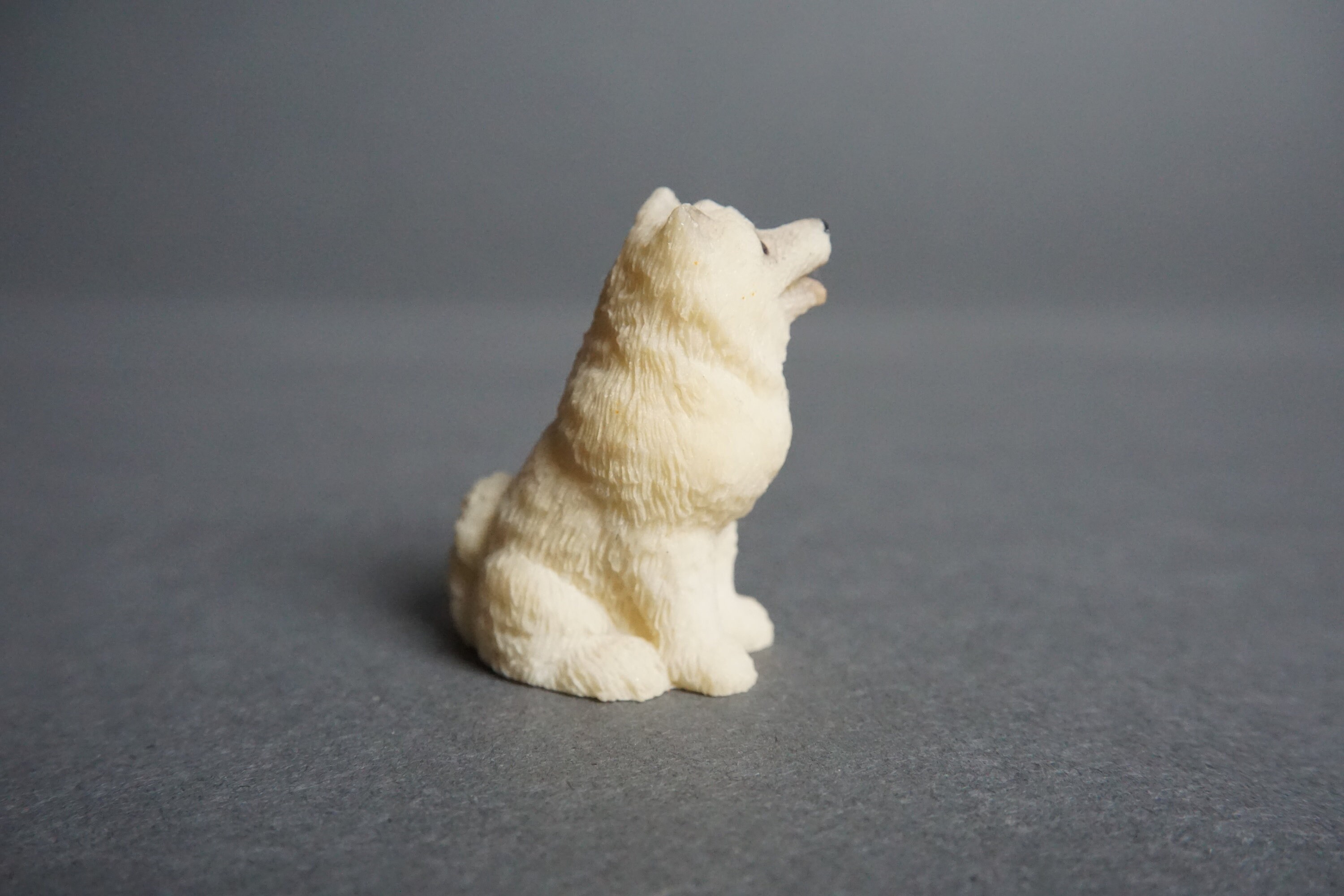 Miniature Resin White Dog Figurine, Cute White Eskimo Dog Figurine ...