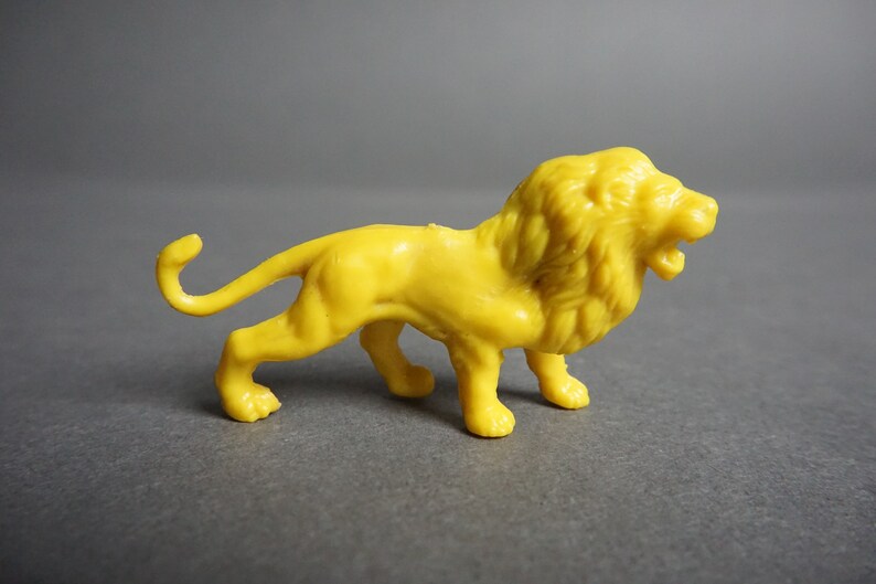 Vintage Miniature Plastic Lion Figurine, Yellow Lion, Tiny Plastic Zoo ...