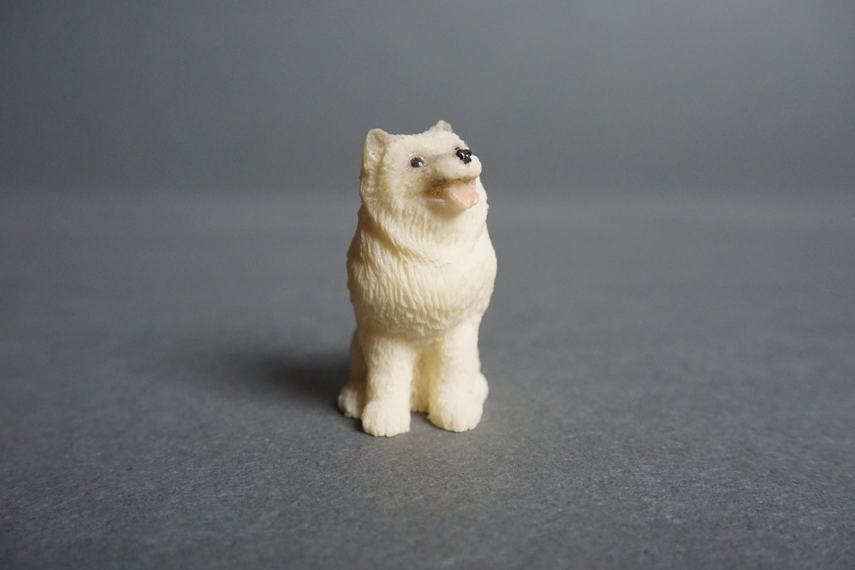 Miniature Resin White Dog Figurine, Cute White Eskimo Dog Figurine ...
