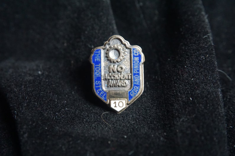 Enamel Lapel Pins, Gold AS School Award Pin, NSC 5 Year No-accident ...