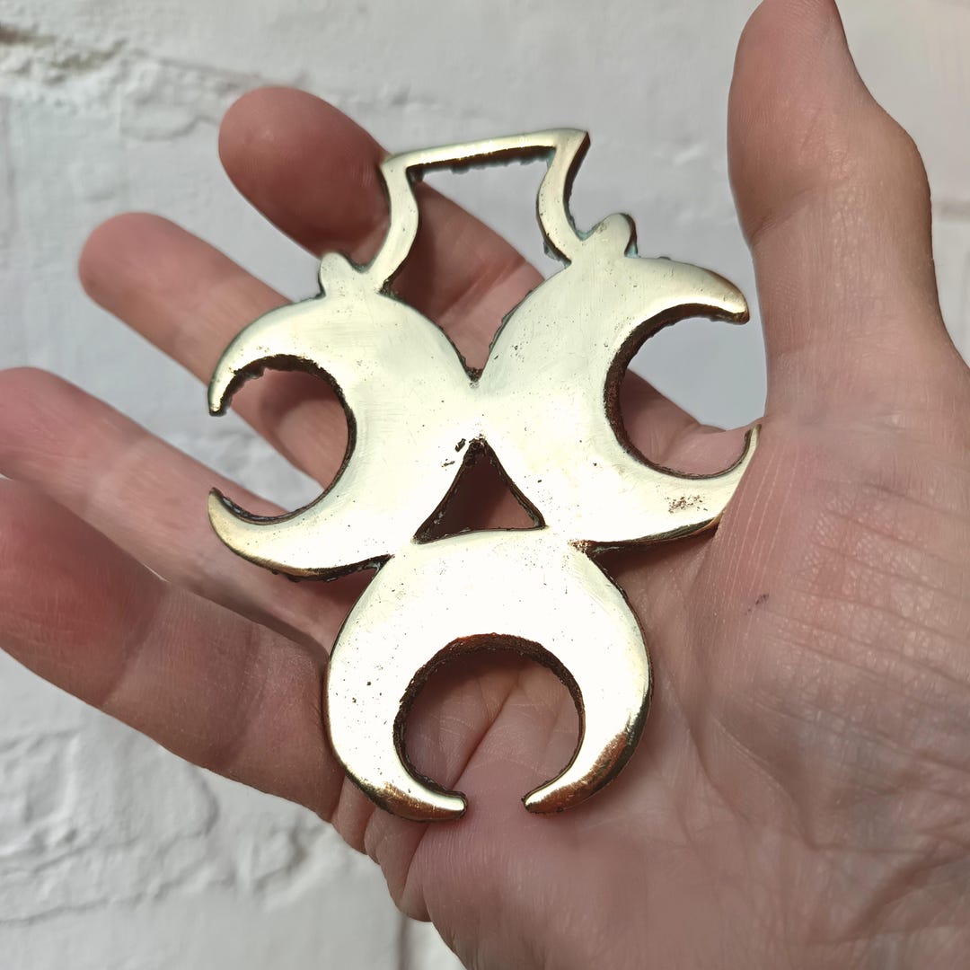 Triple Crescent Moon Horse Brass. Wiccan Symbol of the Goddess and the ...