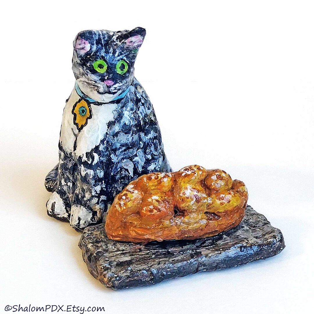 Cat Miniature Sculpture With Challah Bread | Wizard Baker Cat Hamsa Art ...