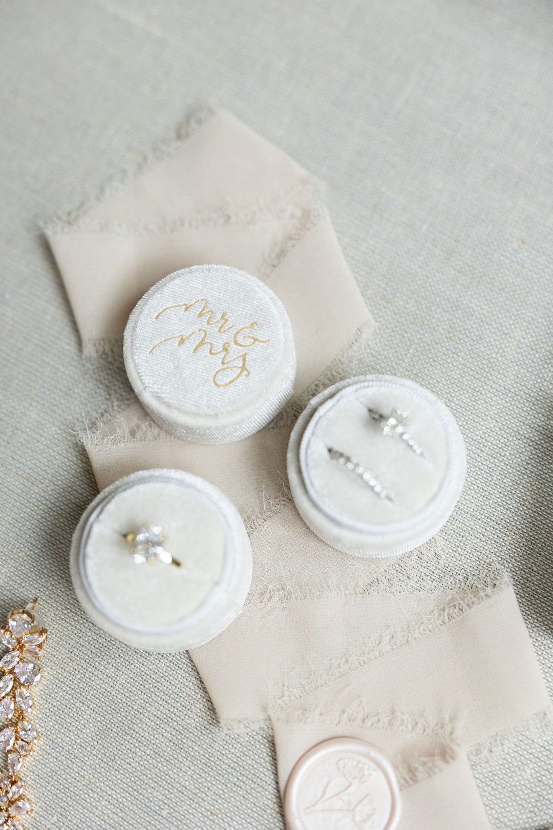 Circle Velvet Ring Box | Custom Wedding Ring Box | Engagement Ring Box ...