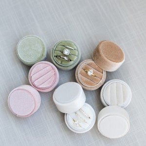 Triple Slot Circle Velvet Ring Box | Custom Wedding Ring Box ...
