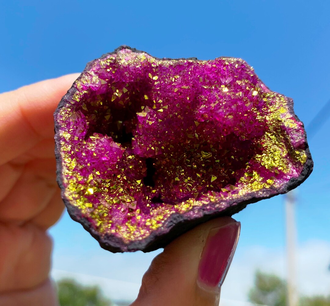 Aura Druzy Geode Magic Mineral Geode, Stunning Pink Geode Ring Cave Uk ...