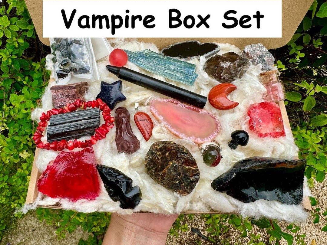 Vampire Geode Box, Vampire Witchy Box, Red Crystals Spooky Goth Crystal ...