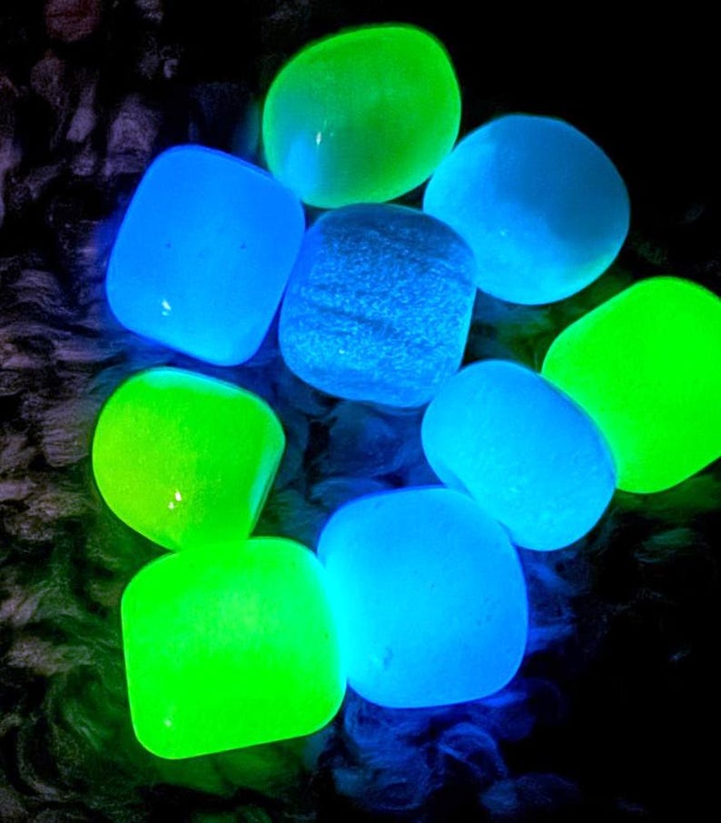 Glow Dark Buy 5+ Tumble Bright Colour Glow Stones Rainbow Glowing Rocks ...