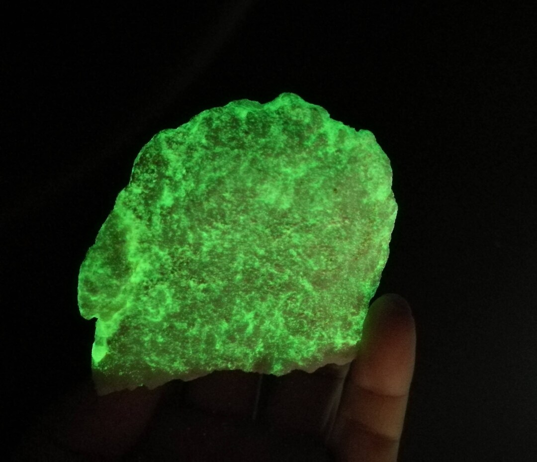 Glow Geode, Easter Geode Glow in the Dark, Kriptonite Geode, Elf Kendal ...