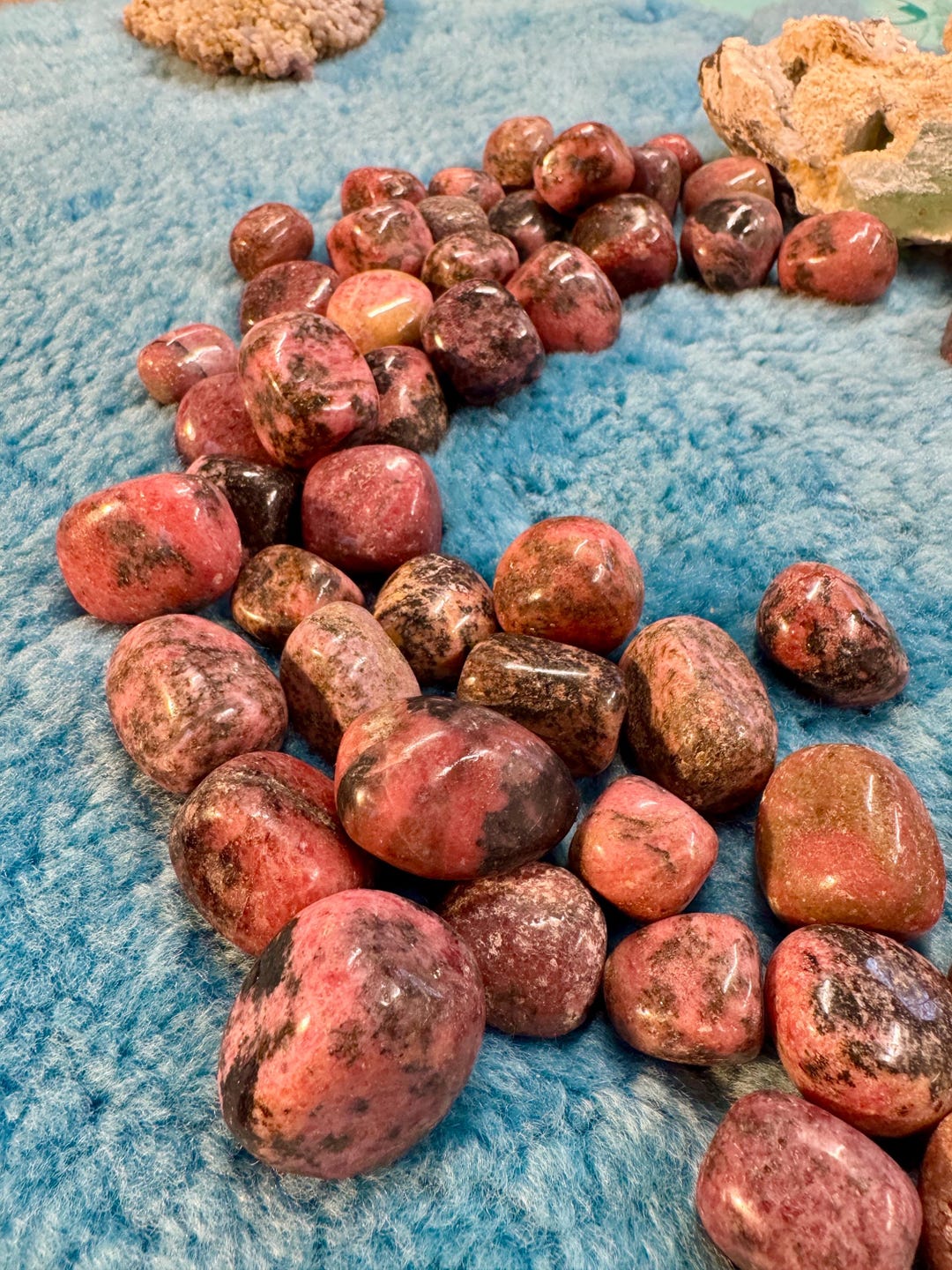 Rhodonite Tumble 2.2 Lb Fushcia Tumblestone 1 Kilo Bag Rhodonite Tumble ...