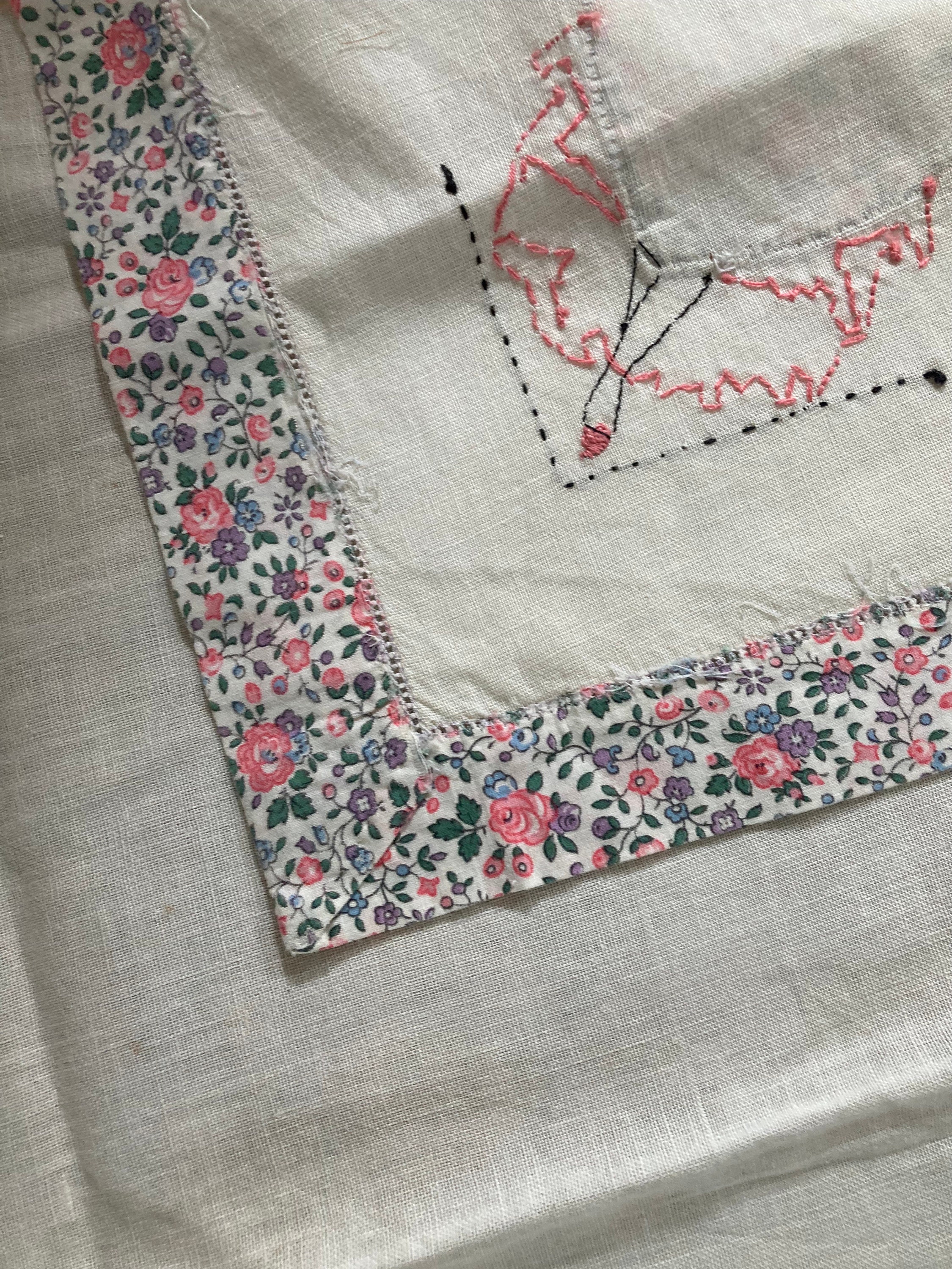 Vintage Embroidered Linen Bridge Game Card Table Topper. Calico Ladies ...