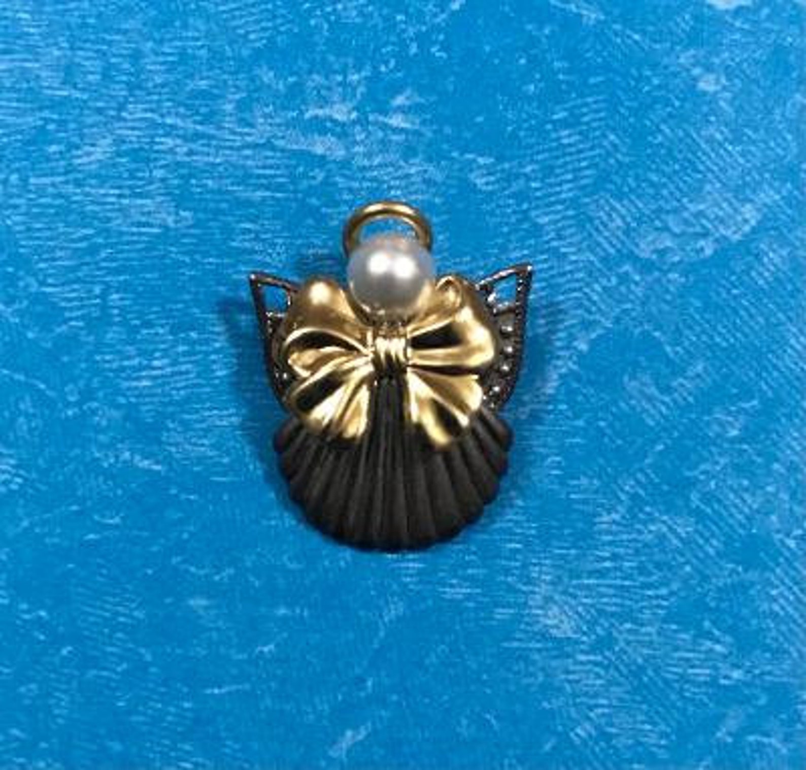 The Miracle of the Pearl Angel Pin Set - Etsy
