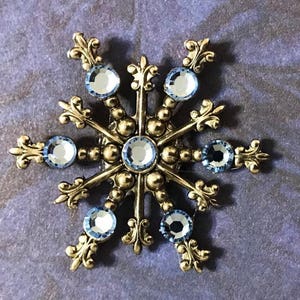 Snowflake Pin - Etsy