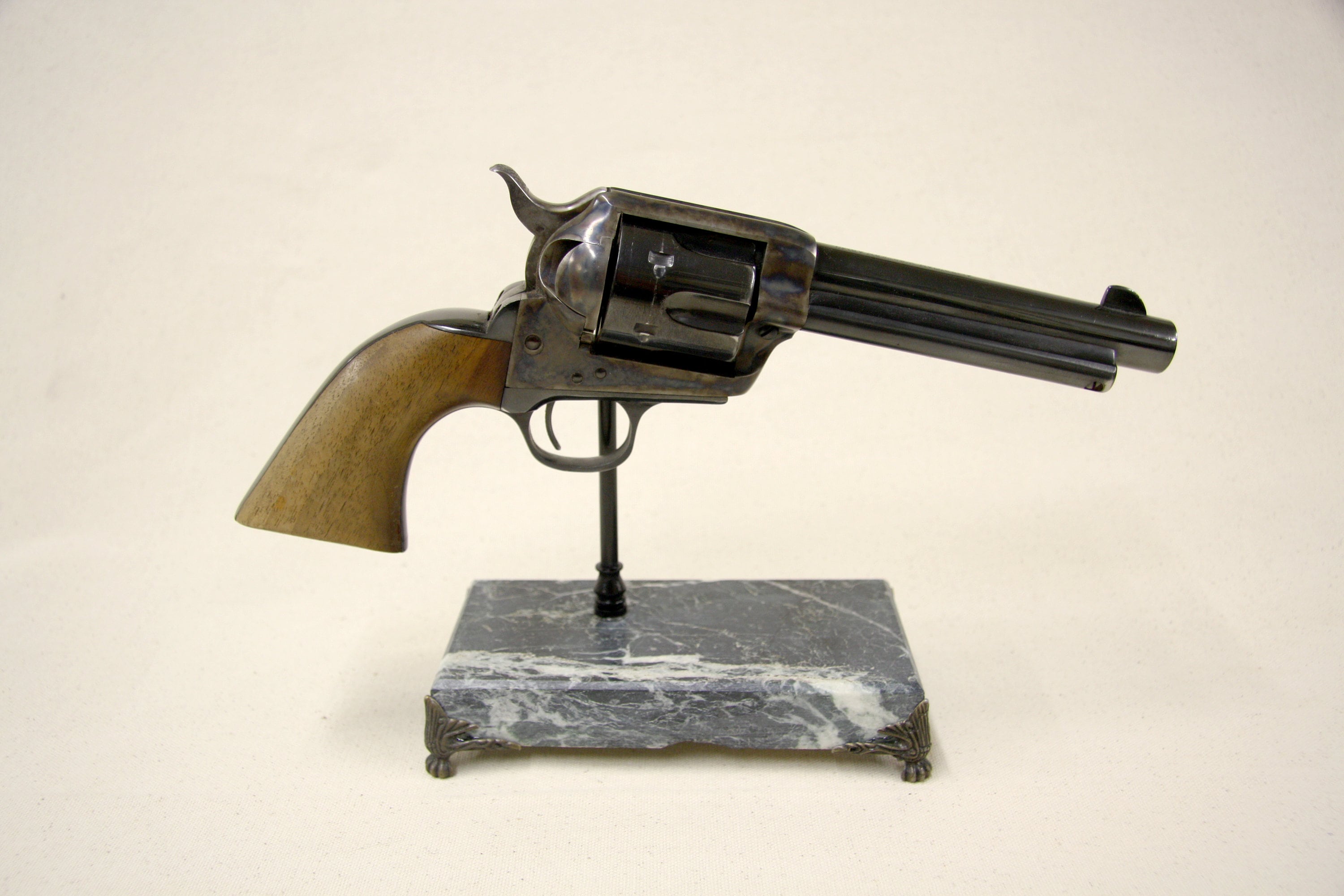 Revolver Stand Cowboy Action Shooting Colt Single Action Army Grey ...