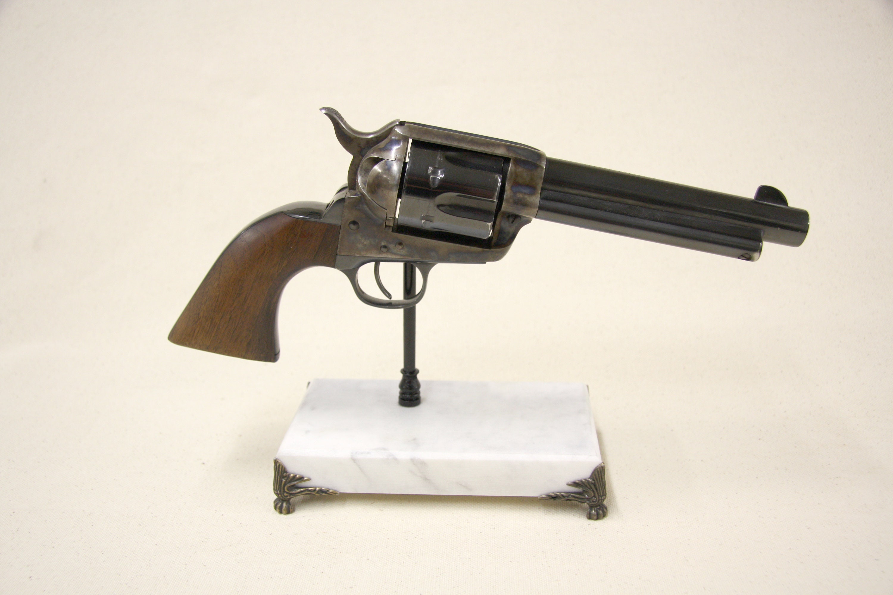 Revolver Stand Cowboy Action Shooting Colt Single Action Army White ...