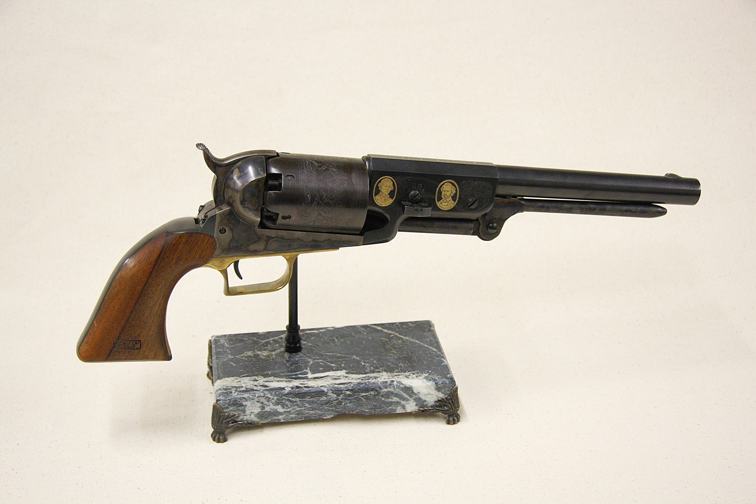 Revolver Stand Cowboy Action Shooting Colt Single Action Army Rose ...