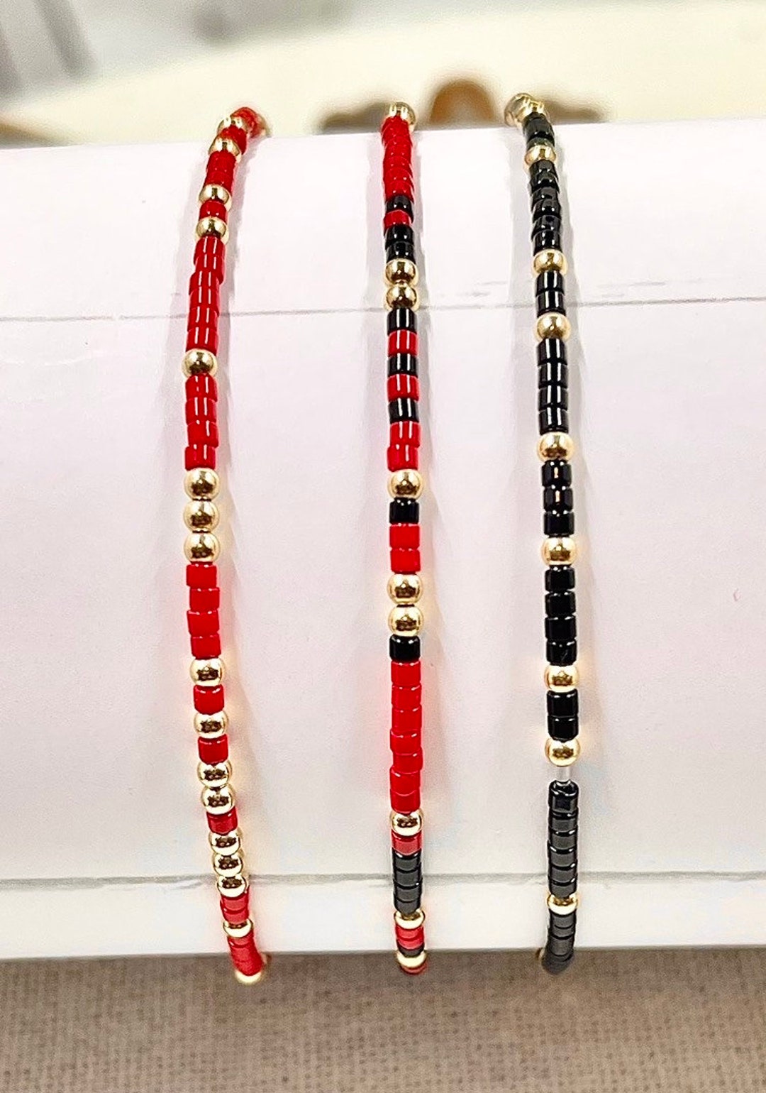 Red & Black Seed Bead Bracelet: 14k Gold Filled, Game Day Jewelry - Etsy