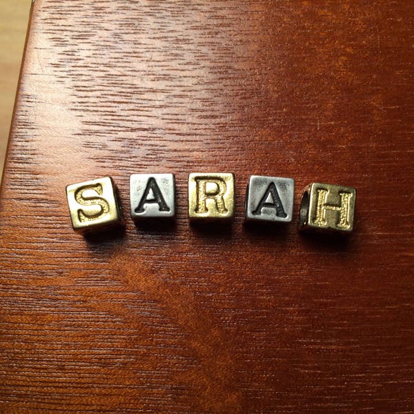 Sarah Name Necklace - Etsy