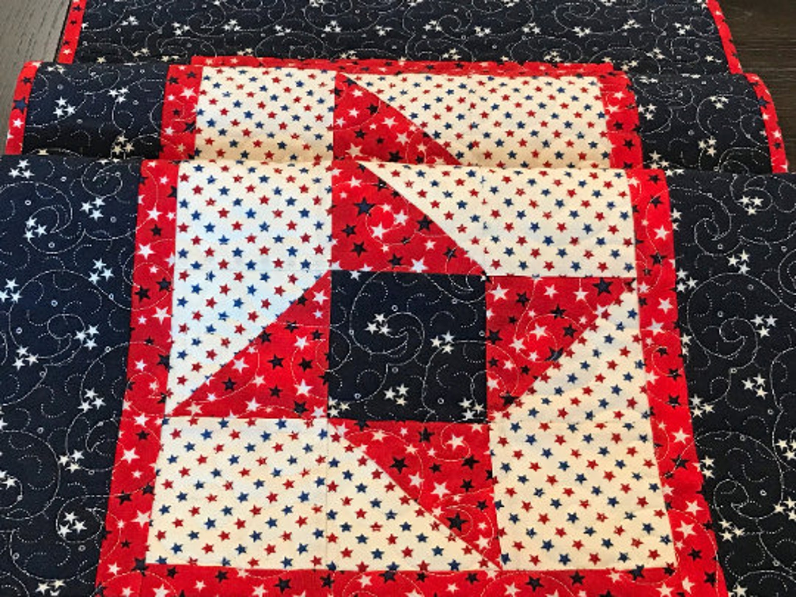 Patriotic Friendship Star PDF Table Runner Pattern Star - Etsy