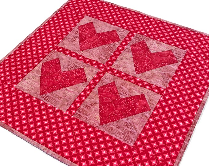 Valentine Heart Themed Table Topper, Valentine's Day Table Topper ...