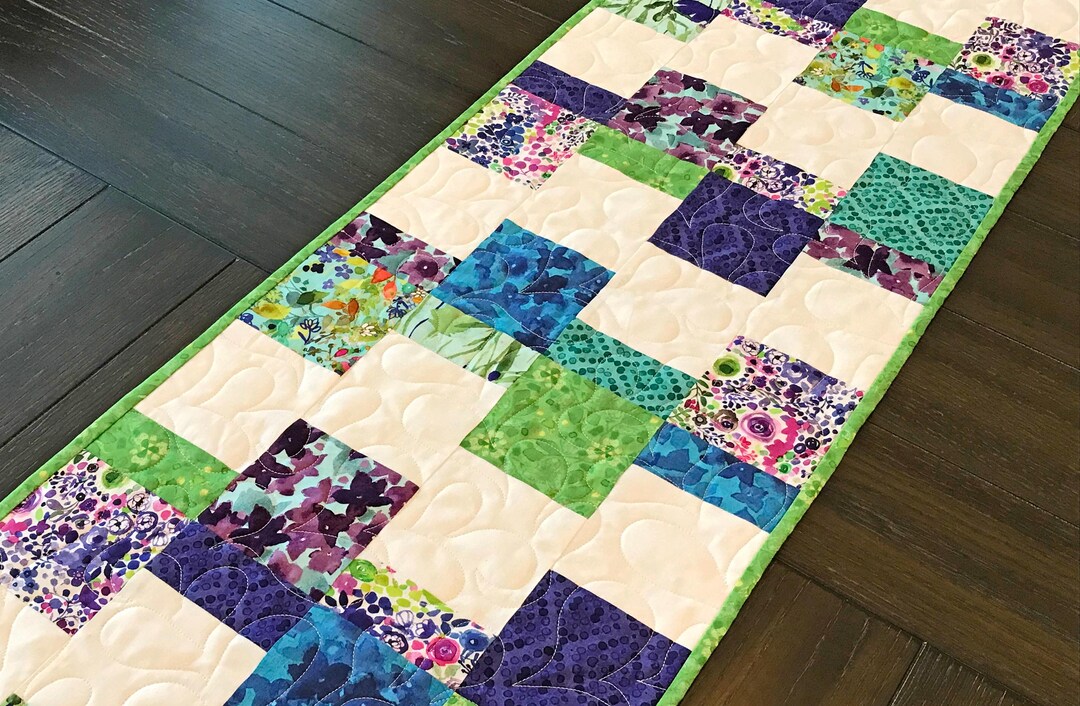 Dancing Squares Table Runner Pattern Printed Version CCQ067, Easy Charm ...
