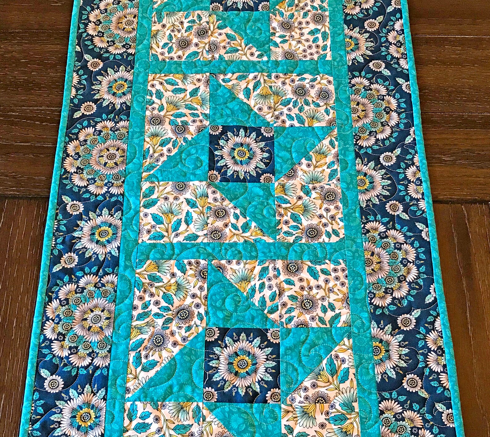Friendship Star PDF Table Runner Pattern Easy Star Table | Etsy