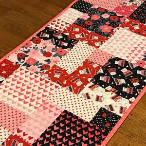 Charmingly Simple PDF Table Runner & Topper Pattern With Five Size ...