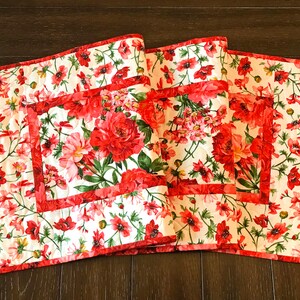 Red Roses Floral Table Runner, Quilted Red Floral Table Runner, Spring ...
