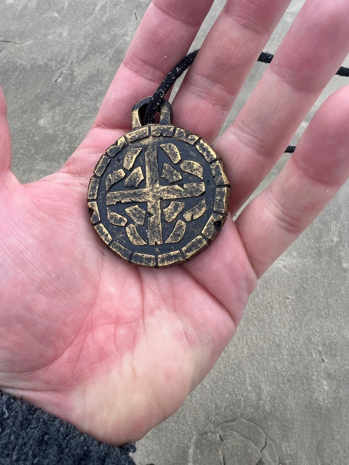 Mothra Symbol Pendant - Etsy