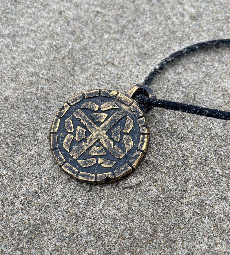 Mothra Symbol Pendant - Etsy