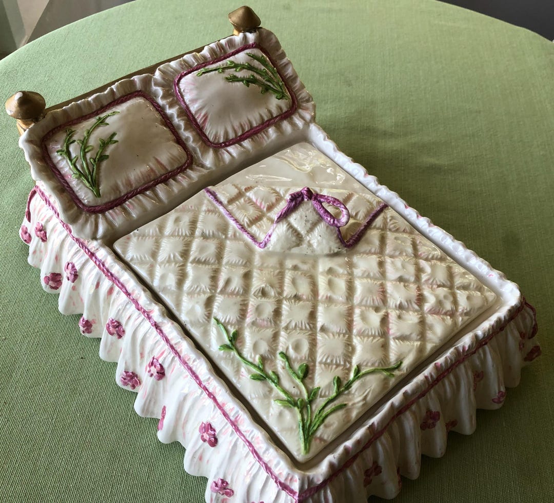 Ceramic Bed Jewelry/sundry Items Box With Lid - Etsy