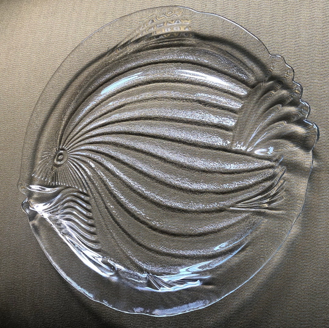 Fish Shaped Pressed Glass Round Platter/dish - Etsy