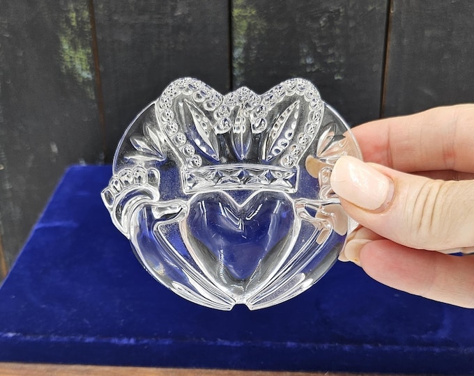 Waterford Crystal Claddagh Irish Symbol Paperweight, Irish Heritage ...