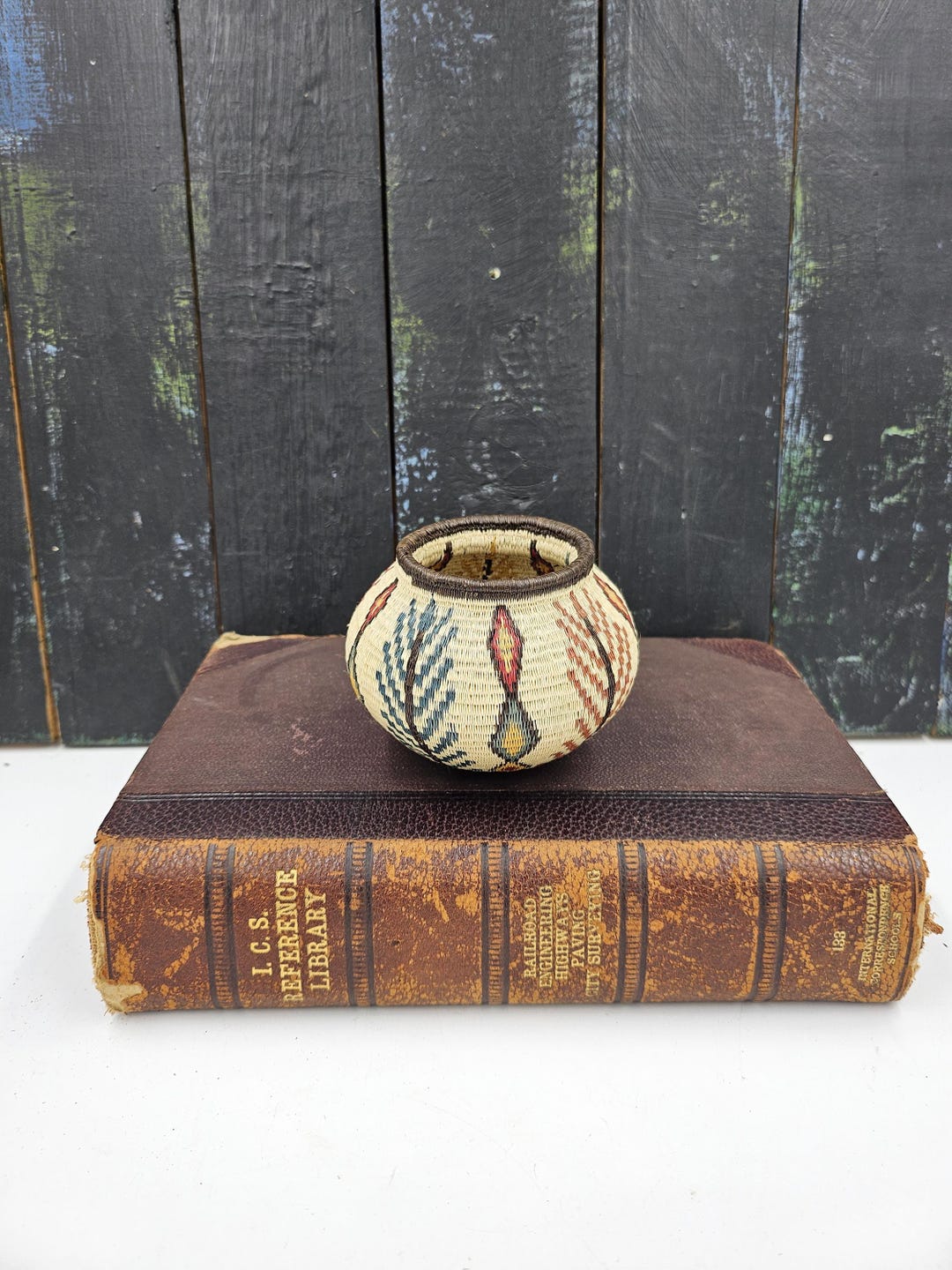 Woven Panama Embera Basket, Primary Colors on Light Colored Basket ...