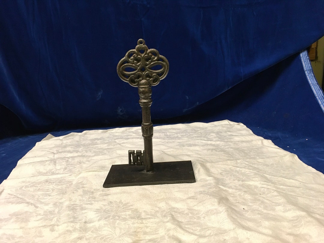 Cast Iron Skeleton Key on Base Statue. - Etsy