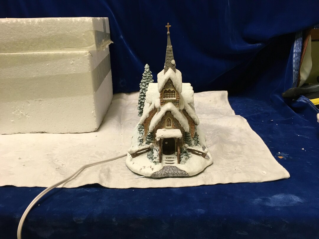 Hawthorne Village by Thomas Kinkade - “light of Hope Church” Sculpture ...