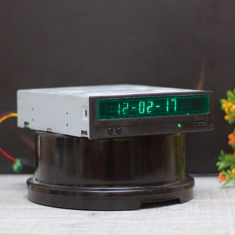 VFD Tube Clock: Upcycled DVD-ROM Case, Computer Geek Gift - Etsy