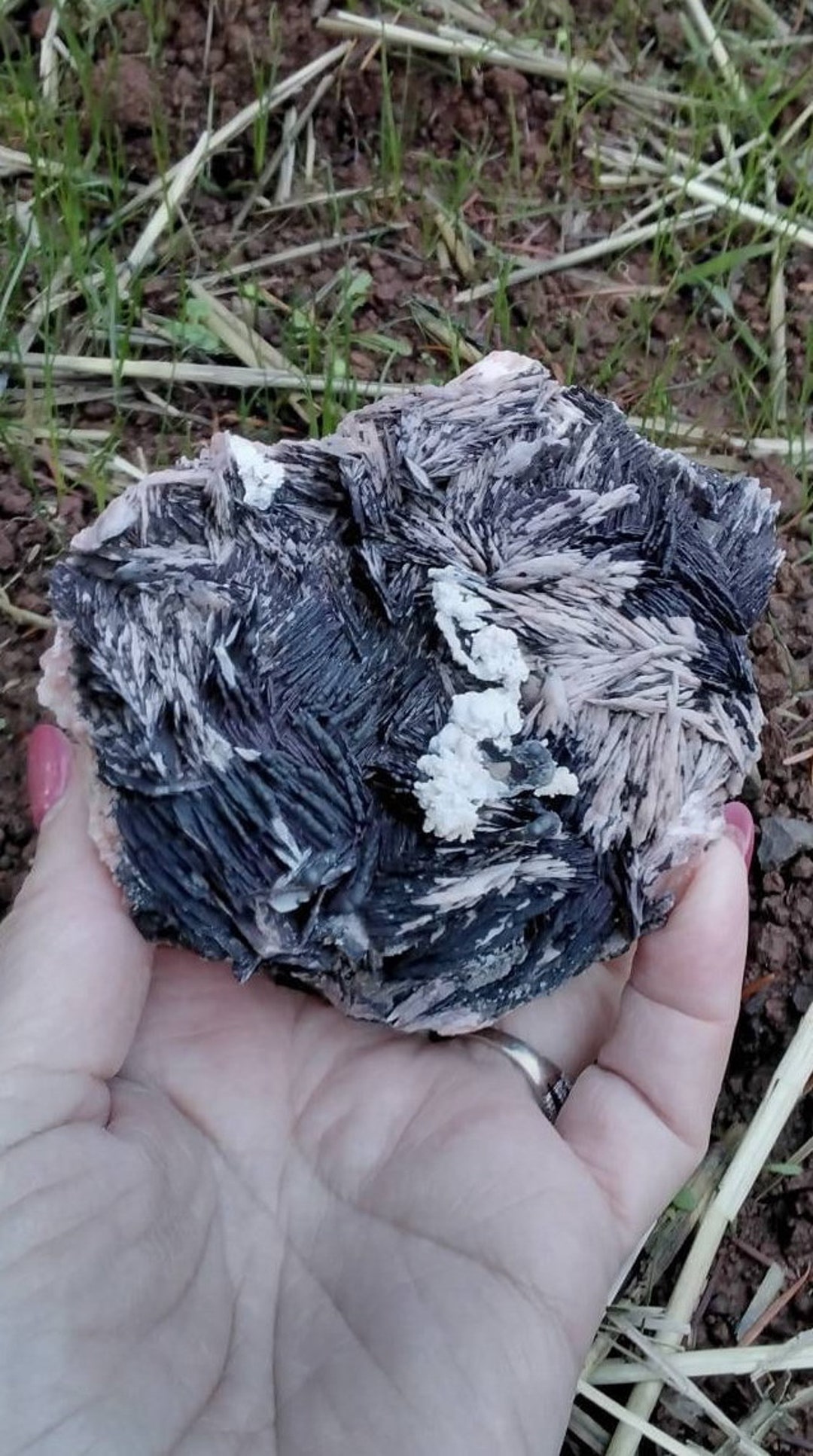 GOETHITE on BARITE With CALCITE - Etsy