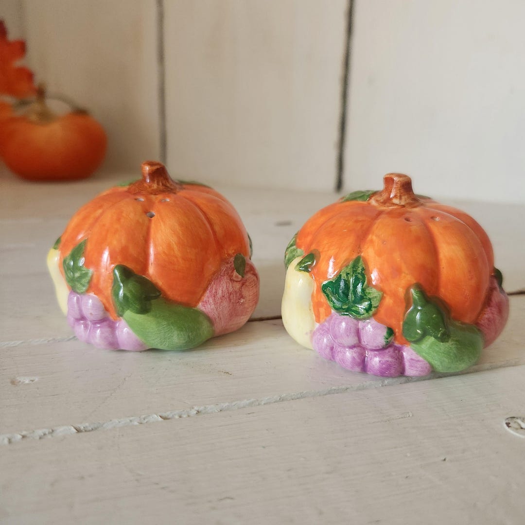 Vintage Russ Pumpkin Salt and Pepper Shakers - Fall and Autumn Decor ...