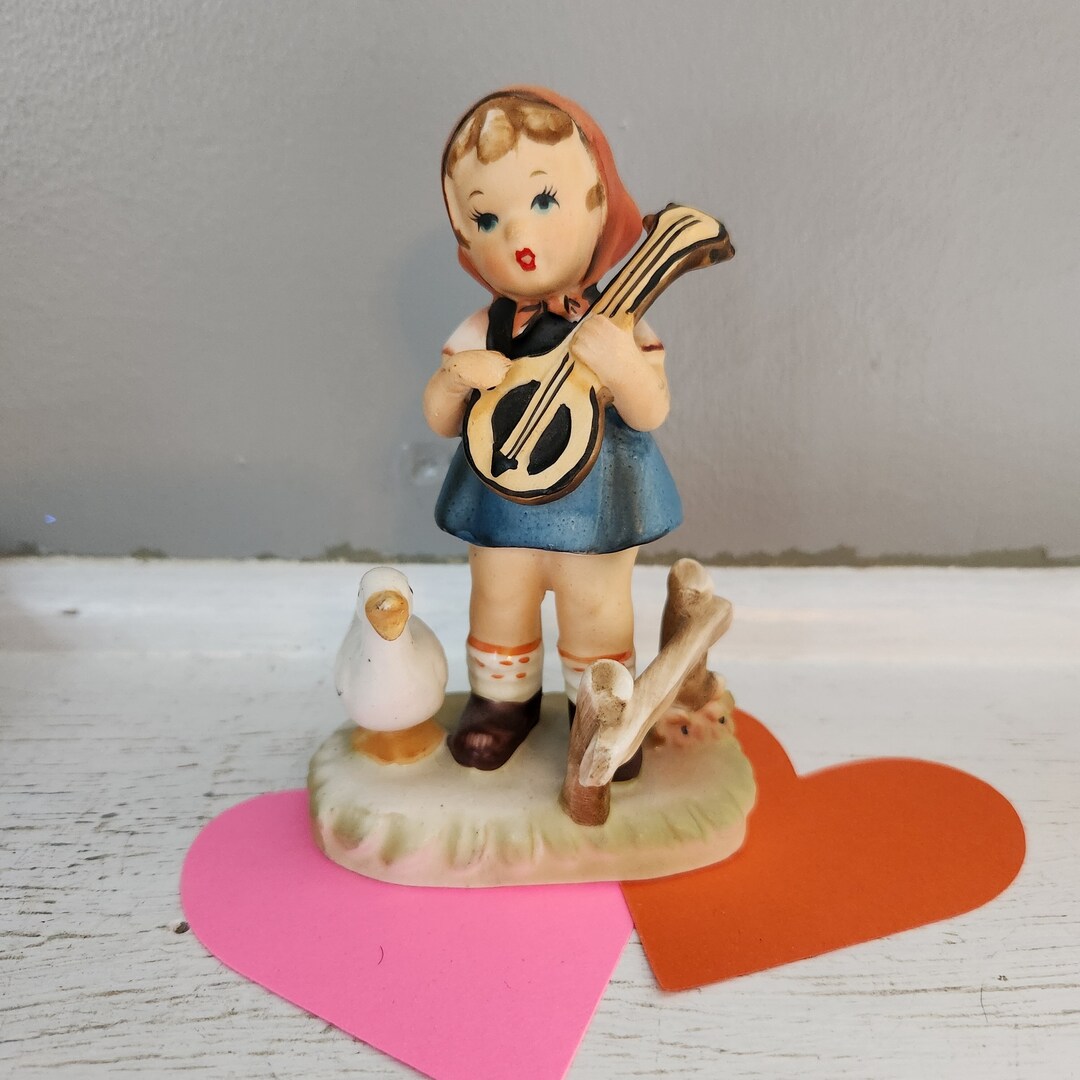 Vintage Arnart 5th Ave Figurine Valentine - Girl With Mandolin ...