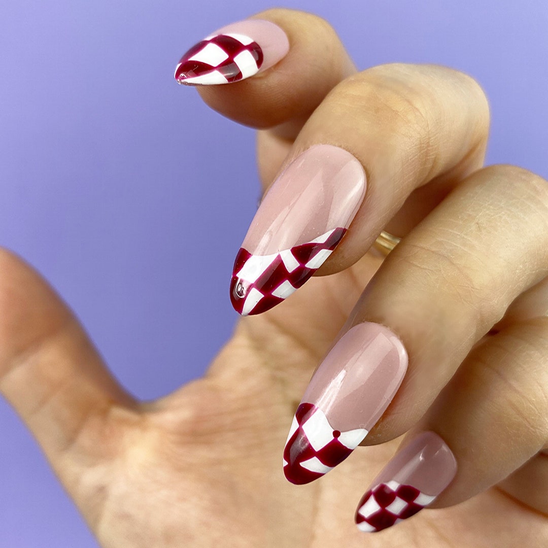 The Grand Prix Twister Burgundy N White Checker Press on Nails | Any ...