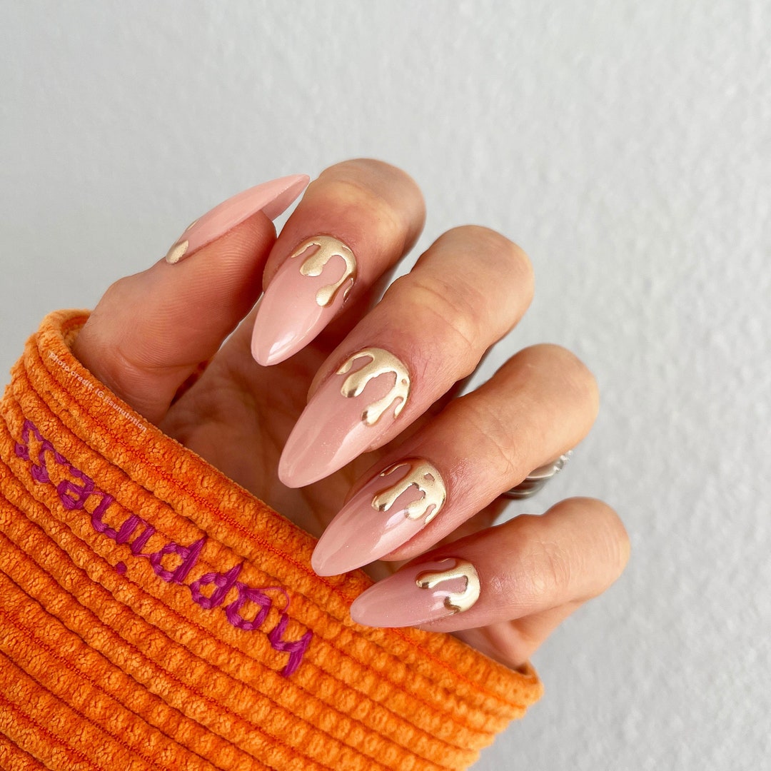 Drip-drip, Gold Drip Detail Press on Nail Set | Press on Nails | Any ...
